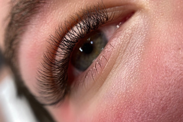 Extension de cils Tours | Studio Lashes